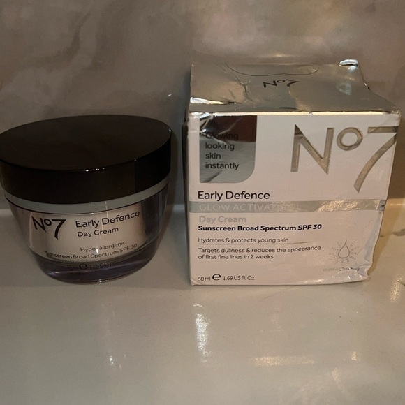 No7 | Skincare | No7 Early Defence Glow Activating Day Cream Sunscreen ...